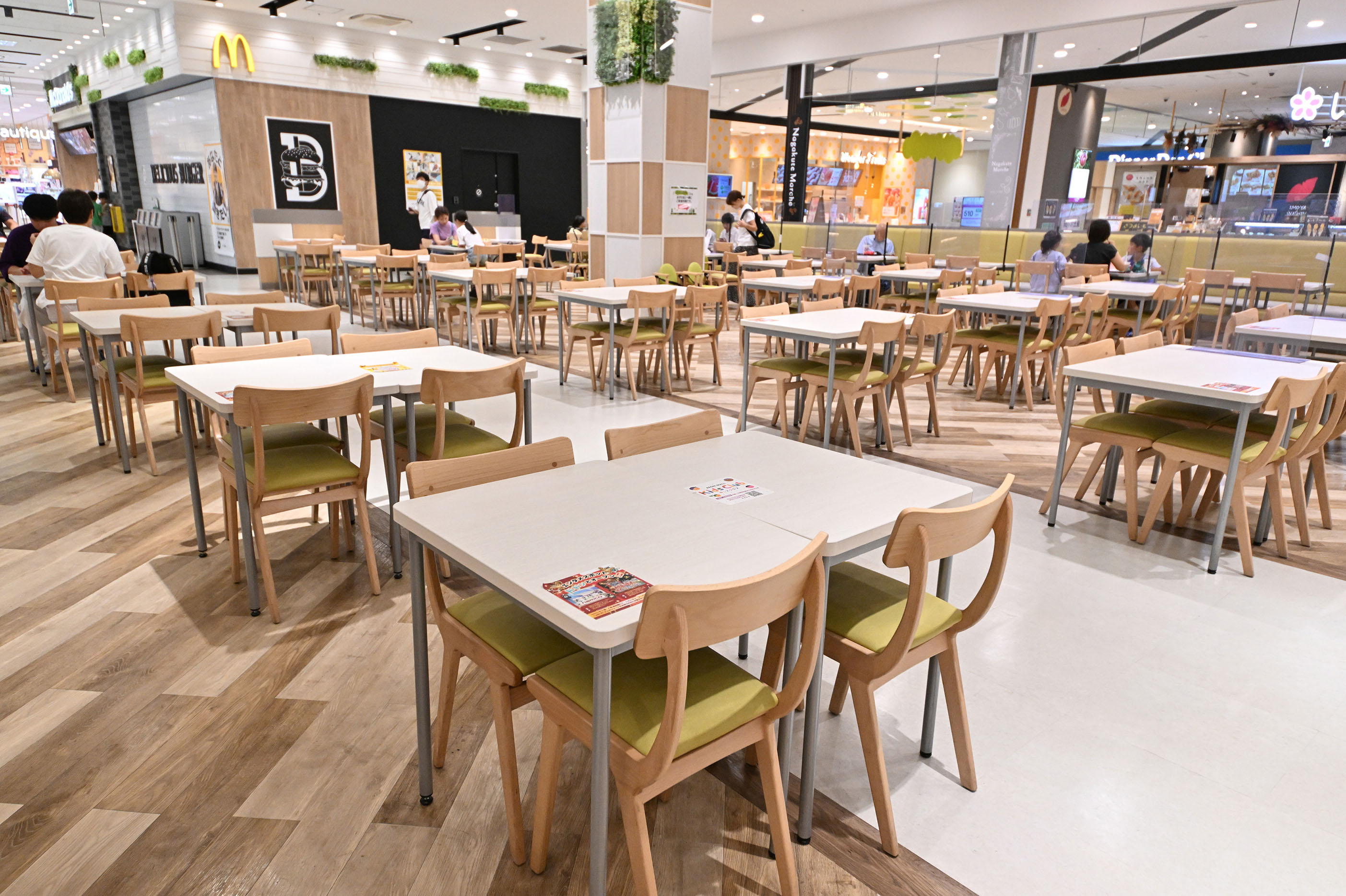 【イオンモール長久手】モール内広告 フードコート（1Fナガクテマルシェ 3Fフードフォレスト） | AEONMALL イベントスペース・広告 ...